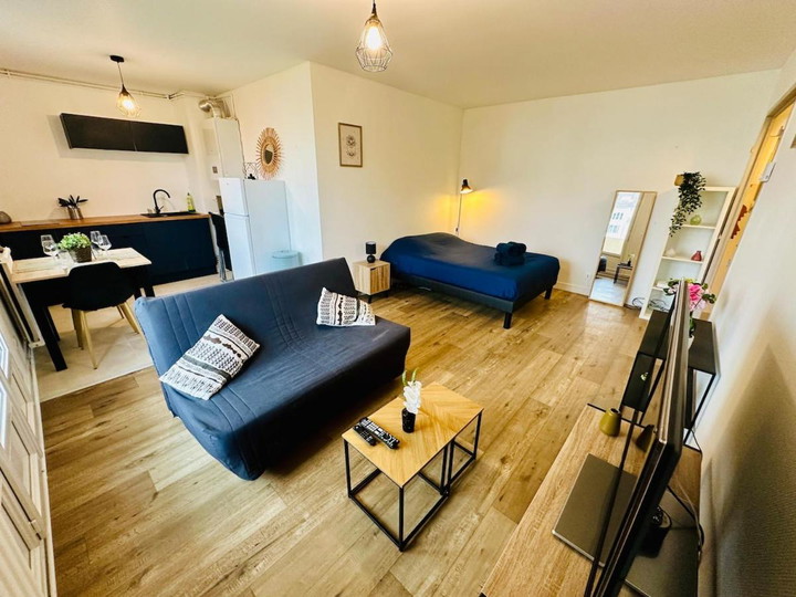 Studio Lumineux Avec Balcon - Proche Gare & Centre - Montargis