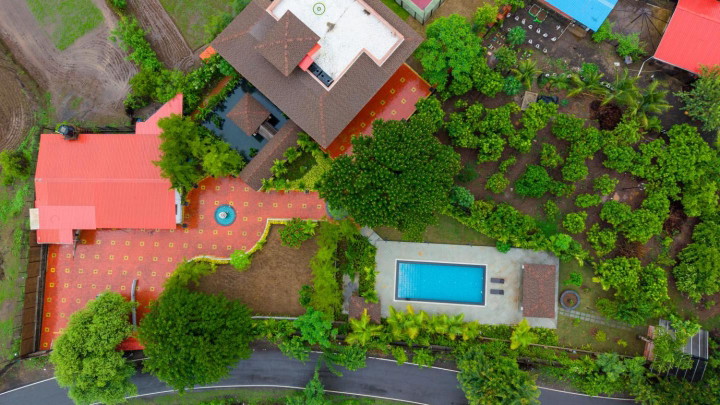 Elivaas Signature Aaraa Vilas 4-bhk Luxury Pool Villa With Home Theatre, Sports Court & Panoramic Hill Views - Karjat