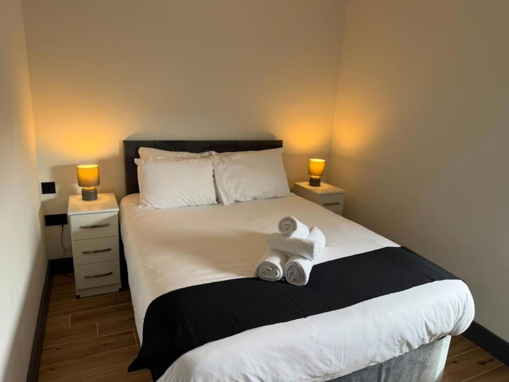 Stylish 1 Bed W- Balcony Near Train Station - St Albans, UK