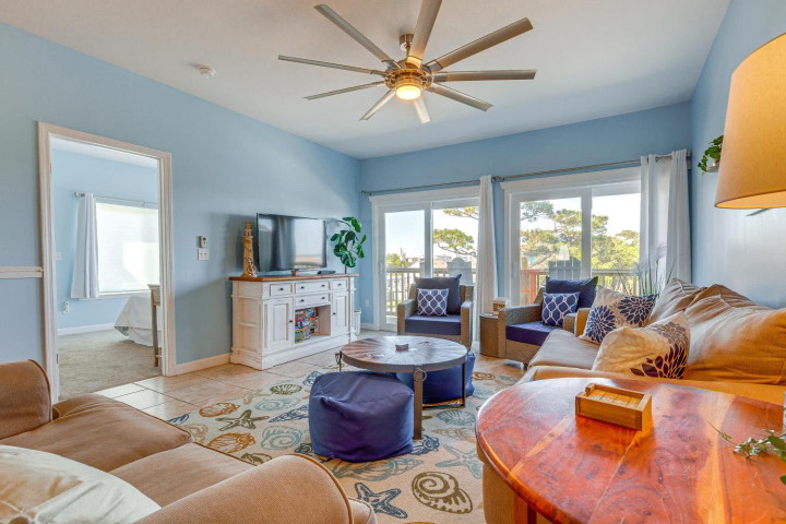 Water View Dauphin Island Condo W/ Boat Slips - Dauphin Island, AL