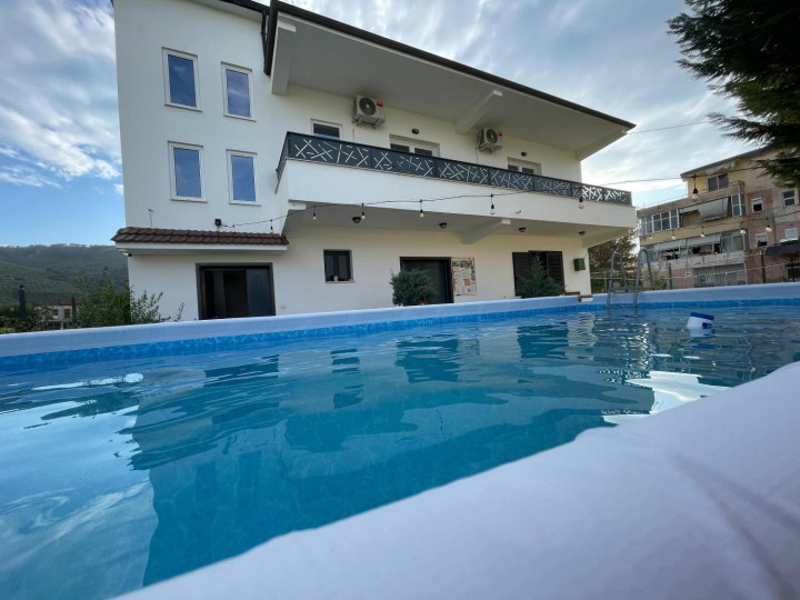 Baza Hostel - Swimming Pool - Berat