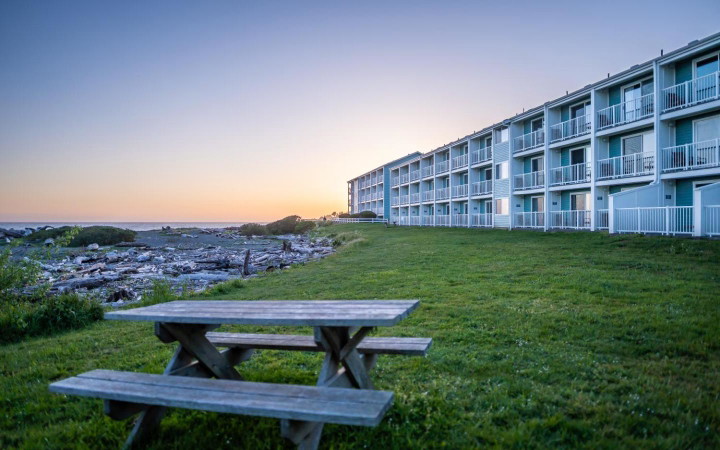 Beachfront Inn - Brookings, OR
