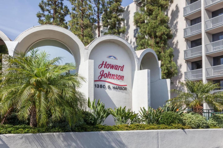 Howard Johnson By Wyndham Anaheim Hotel And Water Playground - Anaheim