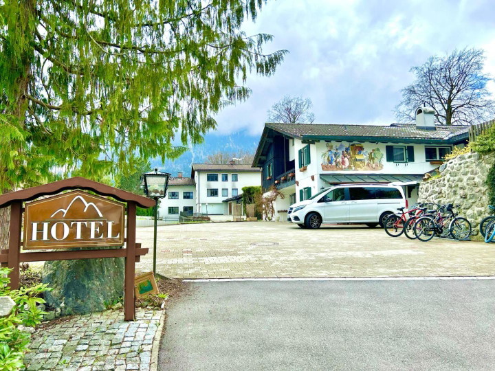 Hotel Bergland - Garmisch-Partenkirchen