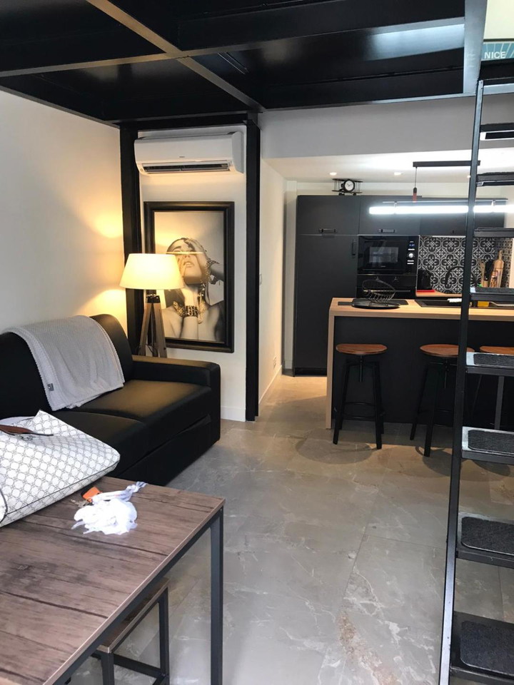 Une Atypique Et Merveilleuse Petite Maison En Plein Cœur De Nice, à Proximité De La Mer Et Des Plages - Carros