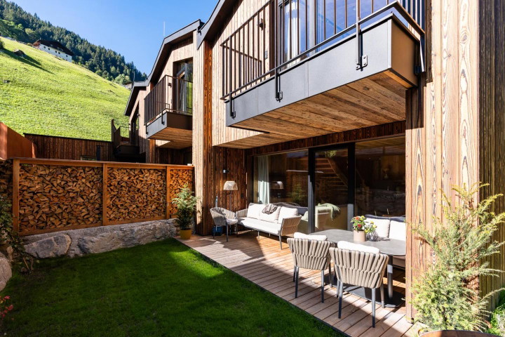 Slow Chalets, Private Hot Tubs & Spa - Tirol