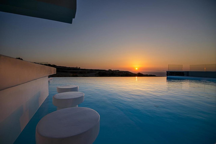 Adorno Oia - Oia