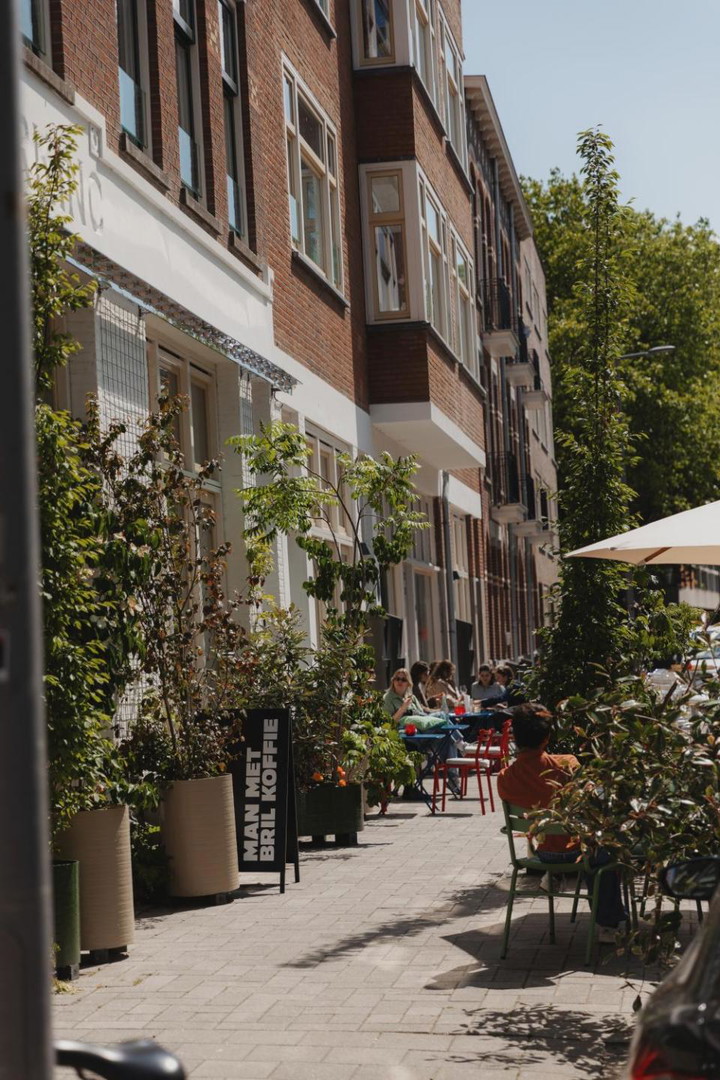 Man Met Bril Koffie Hotel - Rotterdam