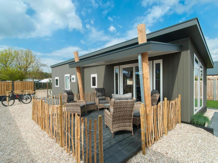 Cozy Beachside Base With Dual Terraces - Haarlem