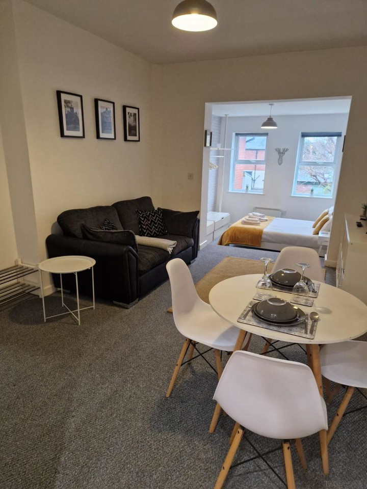 Hereford City - Victory Apartment - Modern Studio In Vibrant Popular Area Of Hereford - Hosted By Rentmyhouse - Hereford