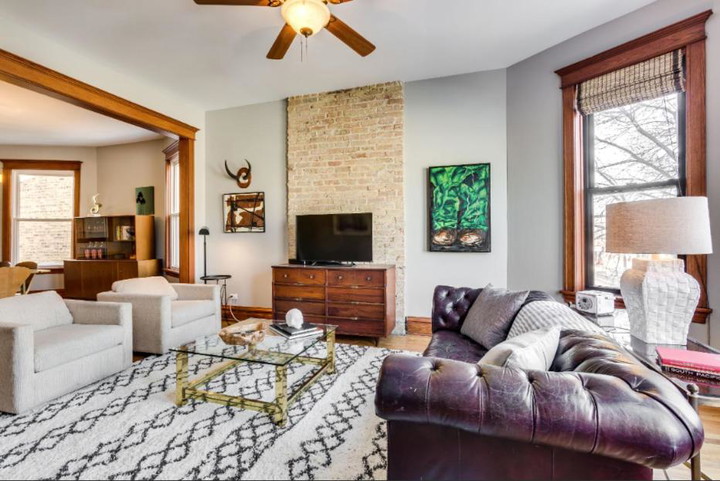 Garage Parking - Vintage Charm - And A Fabulous Location! Easily Enjoy The Best Of Chicago! - Chicago, IL