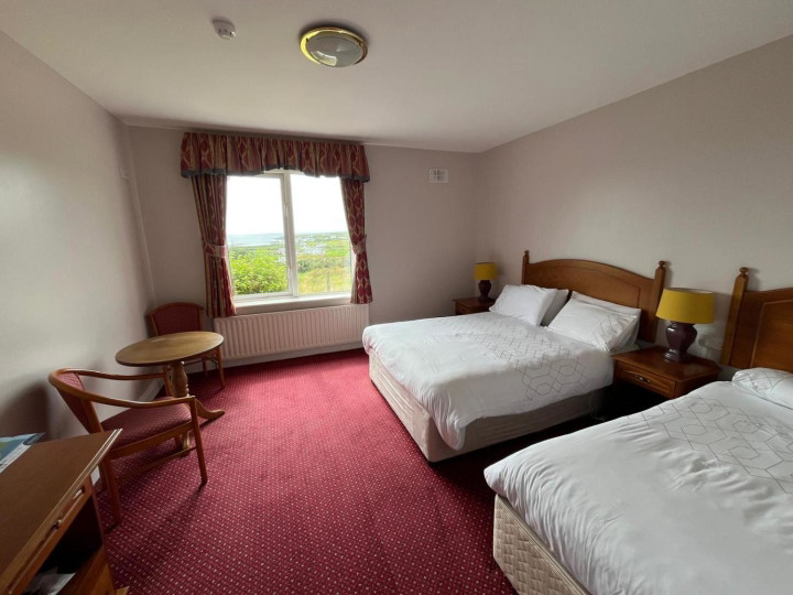 Lavelle's Seaside House & Mickey's Bar - Achill Island