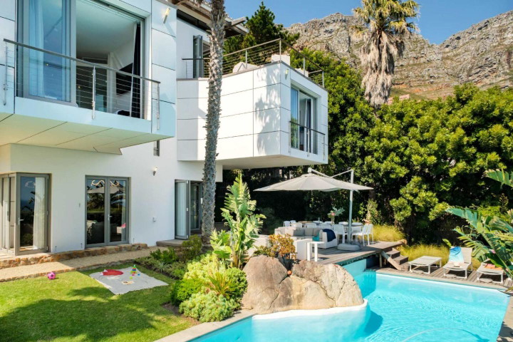 Extraordinary Family Retreat At Lobster Villa - Camps Bay
