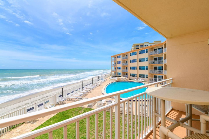 Paradise Beach Club - Direct Oceanfront Condos With Heated Pool Pet-friendly - Satellite Beach, FL