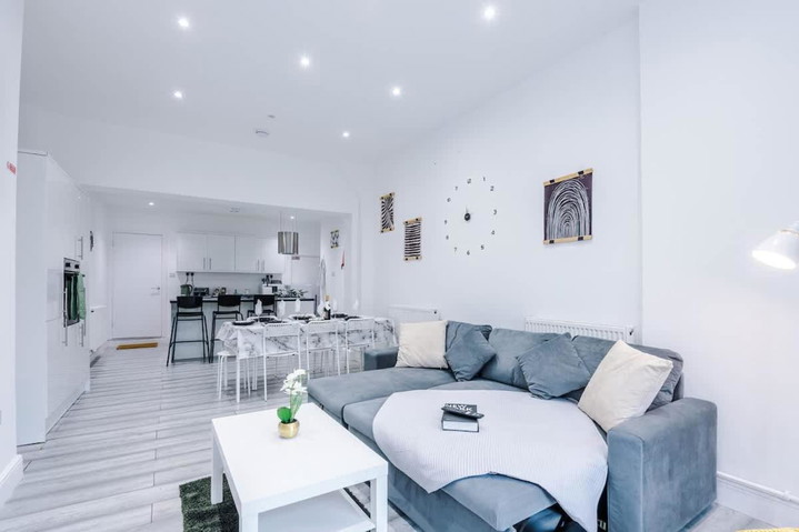 Bright & Charming Home In Hartford Sleeps 8 - Northwich