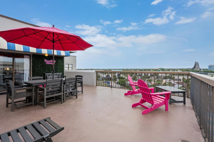 Volcano Bay View 2 Bed 2 Bath Penthouse - Orlando, FL