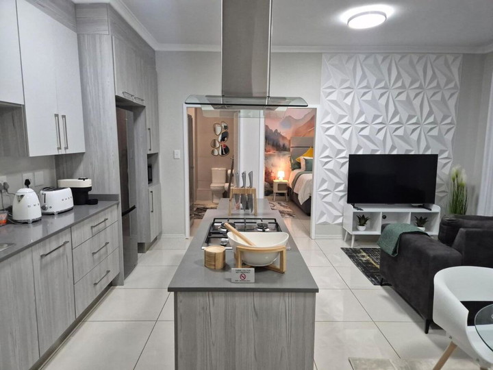 The One Geometric Gem - 1 Bed Luxury Meets Style - 