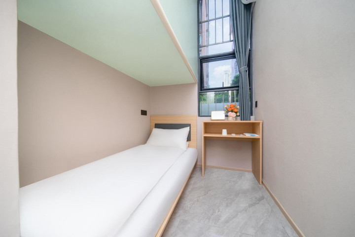 Litchi Red Youth Hostel - Private Single Room - Tiyu Xilu Metro Station, Tianhe District, Guangzhou - 24h Reception & Luggage Storage & Prime Downtown Location - 광저우 시