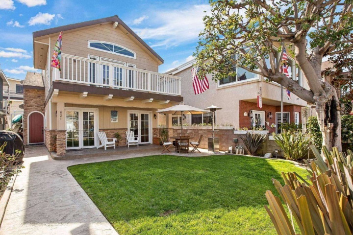 821 West Bay Avenue - Balboa Island, CA