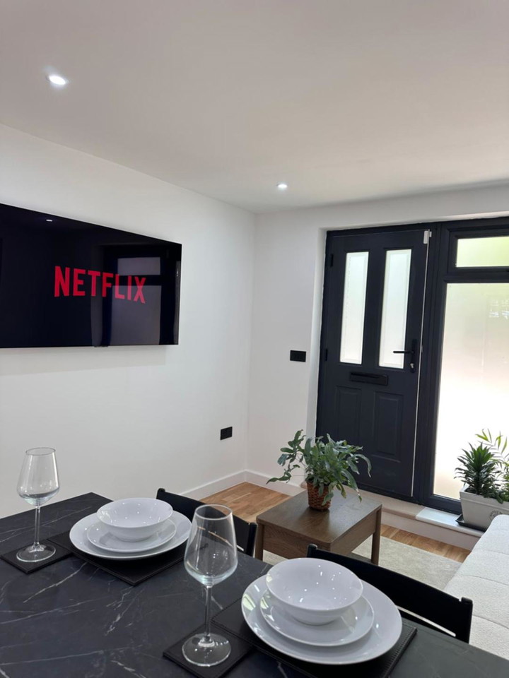 1 Bedroom Apartment - The Olive Tree - Southampton, UK