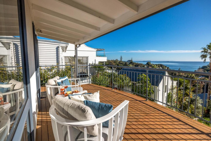 Hibiscus Hideaway - Sea Views In Palm Beach - Waiheke Island