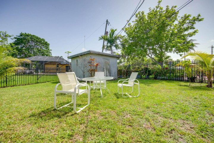 < 3 Mi To Hard Rock Stadium: Miami Home W/ Sunroom - Miami Gardens, FL