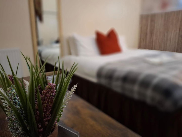 The Green Light House Studio 24 - Free Private Parking - Portsmouth