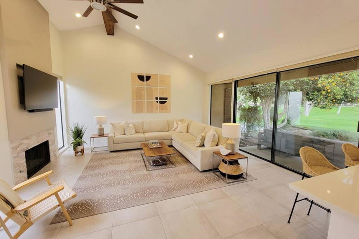High-end Mid-century Condo On The Golf Course - Palm Desert, CA