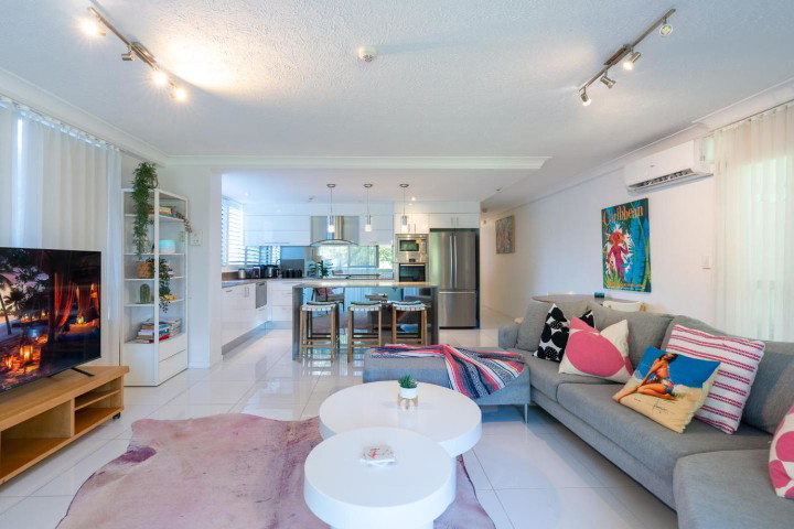 Beachside Garden 2 Bed 2 Bath W Courtyard, Pool, Gym, Steps To Sand & Burleigh Pavilion - Gold Coast