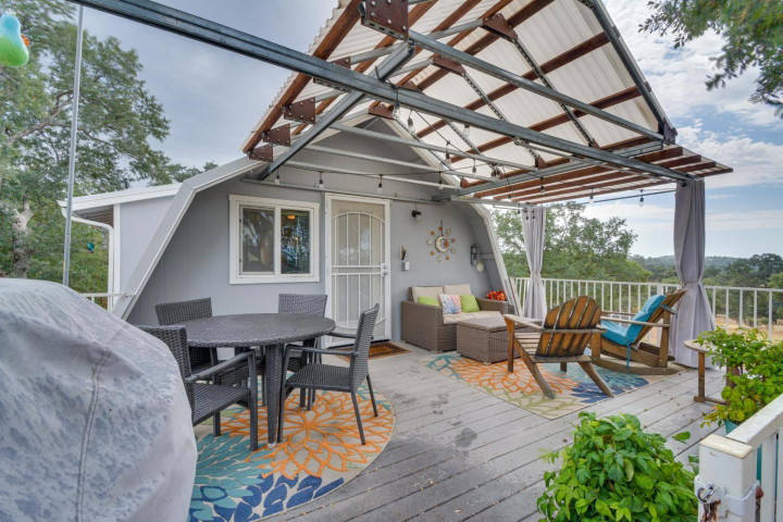 Mariposa Home: Furnished Patio & Sierra Mtn Views - Yosemite National Park, CA