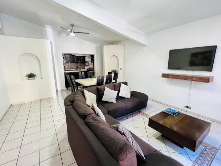3 Bedrooms Home. Walking Distance To The Malecon. - La Paz