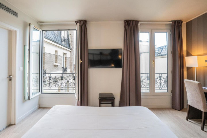 Hotel De Flore - Montmartre - Enghien-les-Bains
