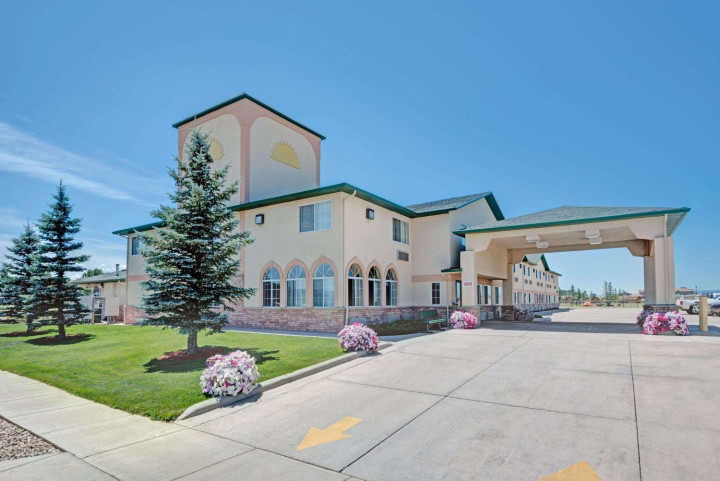 Days Inn By Wyndham Laramie - Laramie, WY