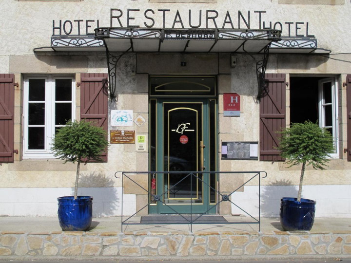 Logis Hôtel Deshors-foujanet - France