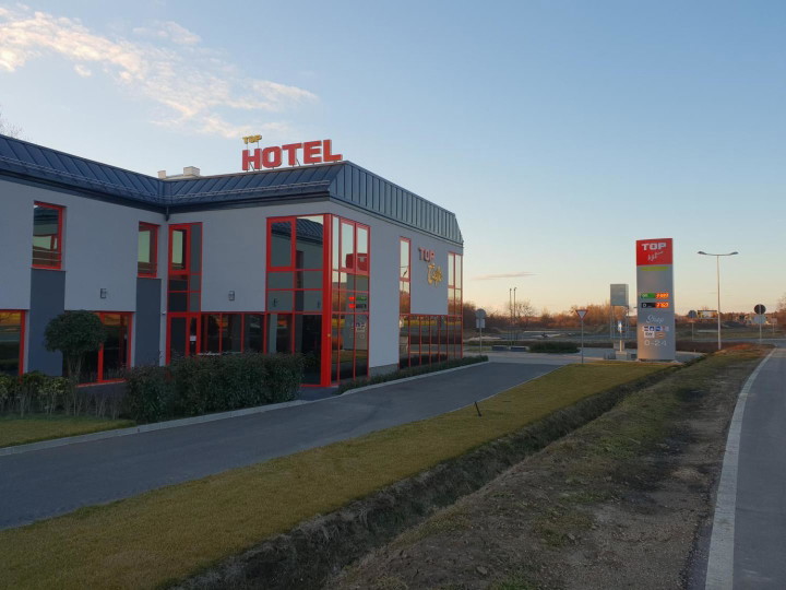 Top Hotel - Tatabánya