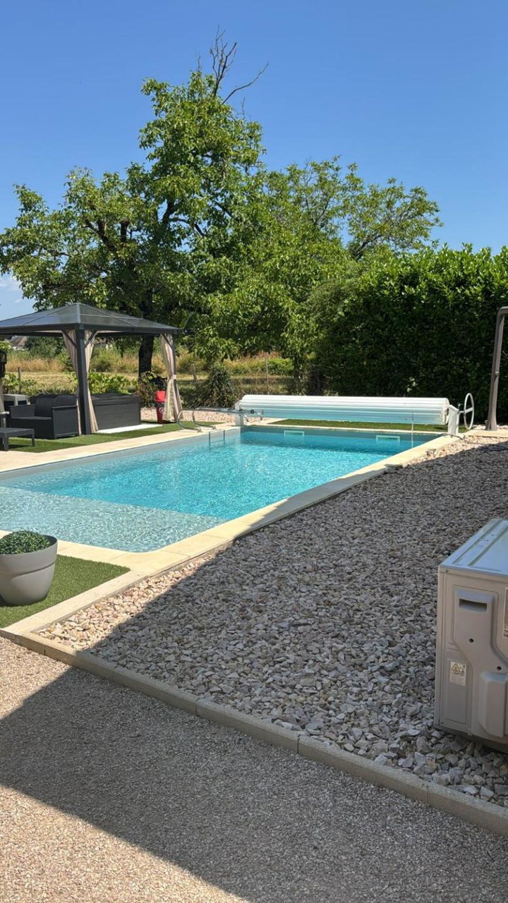 Jolie Villa Indépendante Climatisée 3 Chambres Tout Confort 6 Couchages, Piscine Chauffée 4 X 8 Et Jacuzzi Disponibles De Mai à Fin Septembre, Boulodrome éClairé, Ping-pong, Wifi, Proche Commerces Animaux Domestiques Sur Demande - Beaulieu-sur-Dordogne