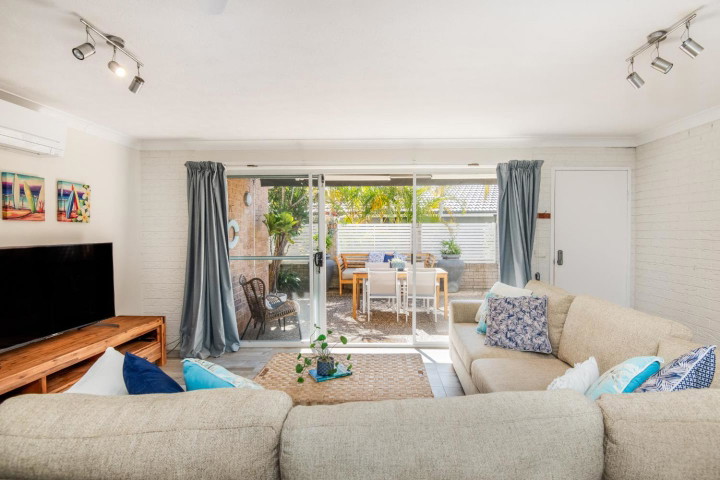 Sawtell Beachfront Villa - 2 Mins To Everything! - Coffs Harbour