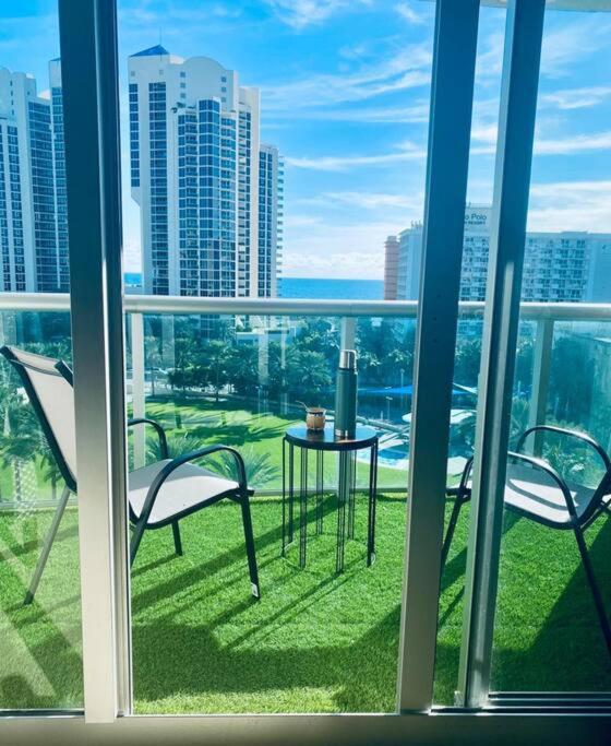 Ocean Reserve Piso 9 - Str 2412 - Sunny Isles Beach, FL