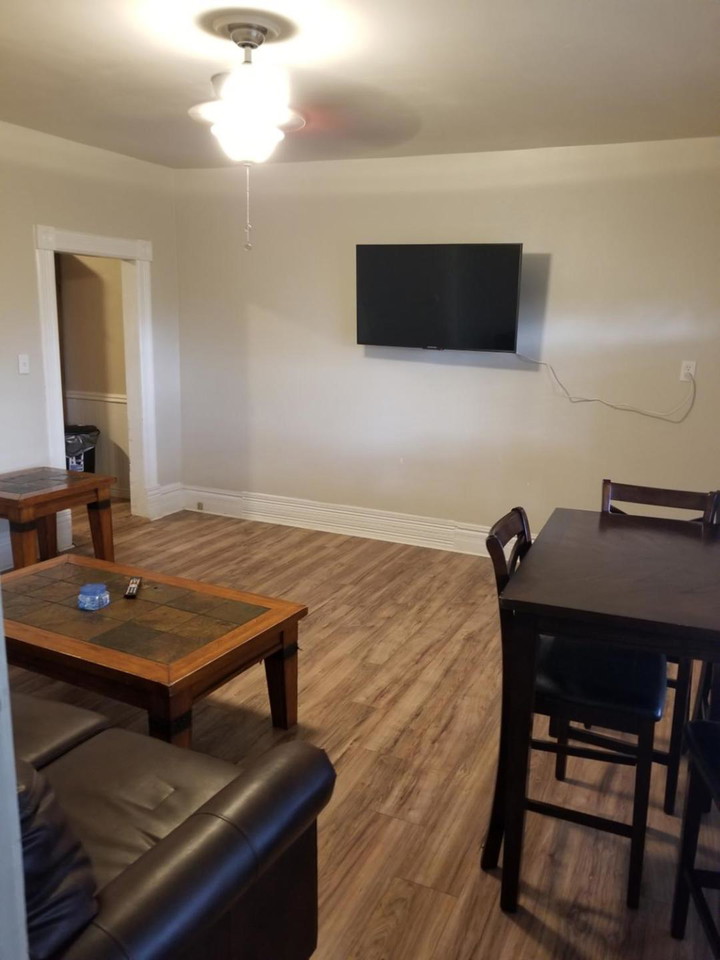 500/502 W 23rd St - Wyoming