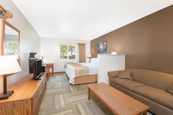 Travelodge By Wyndham Spearfish - Spearfish, SD