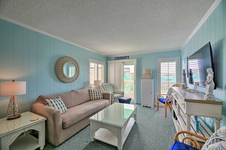 Beachfront Condo W/ Boardwalk & Pool Access! - Harkers Island, NC