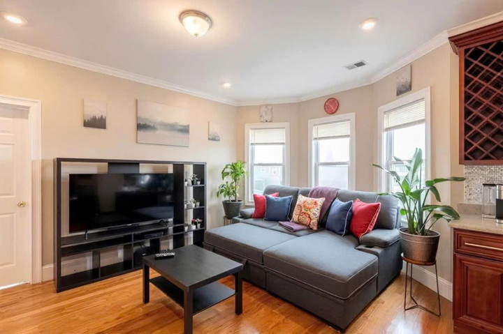 Vibrant 4br Boston Apt - Balcony, Bathtub, Tv Near I-95 & Pet Friendly 903 - Nahant, MA