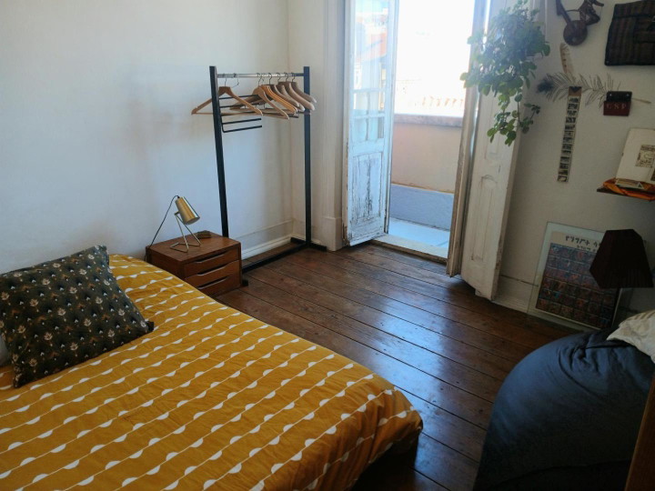 Small Niponic Room At The Republica Das Bananas - Close To The City Center - Lisbon