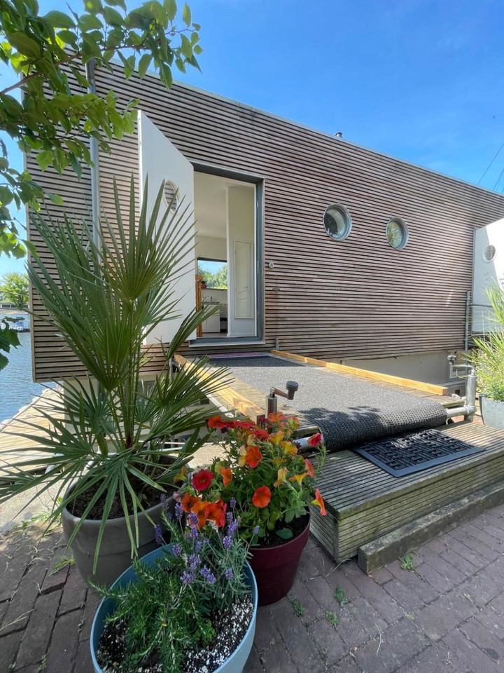 Newly Renovated Houseboat The Waterhouse - Amsterdam