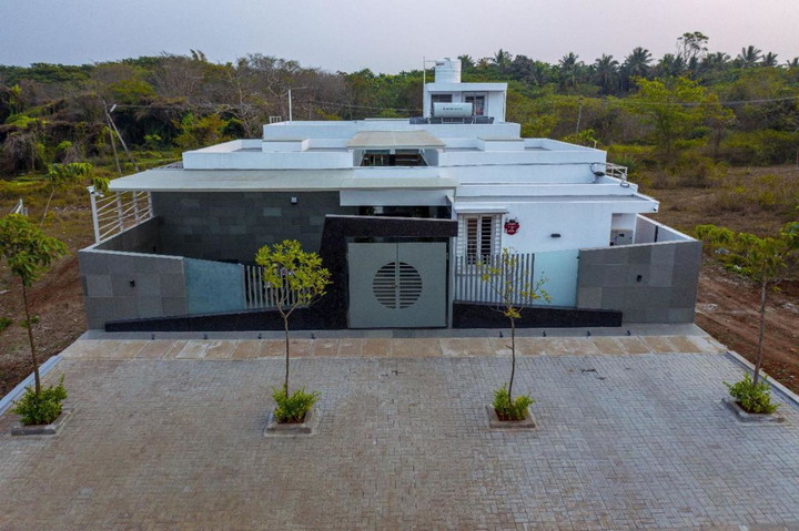 S R Pool Suites - Mysore