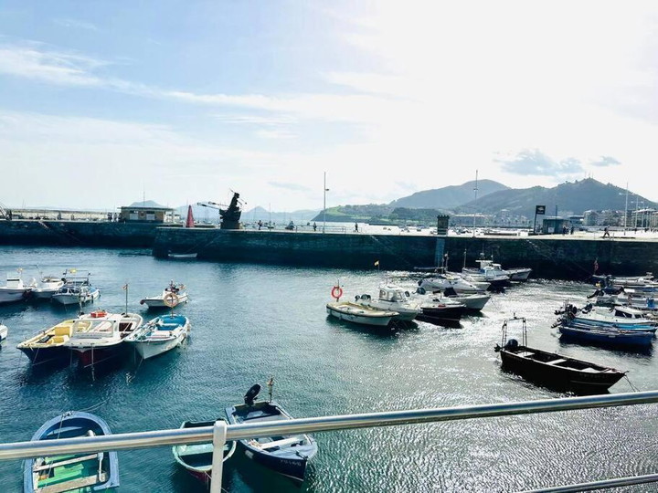 Luminoso Piso Con Vistas Al Puerto - Castro Urdiales