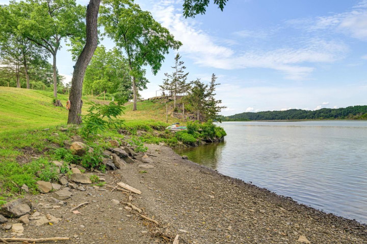 Riverfront Hudson Valley Gem W/ Beach Access! - Hudson, NY