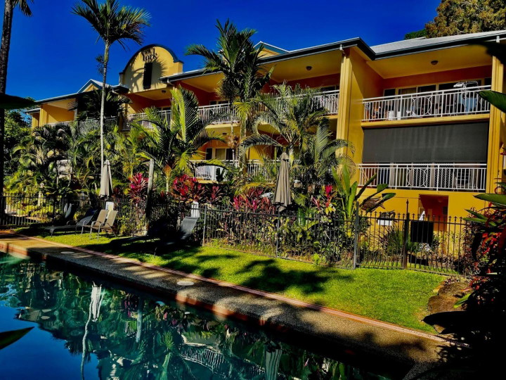 The York Beachfront Holiday Apartments - Cairns