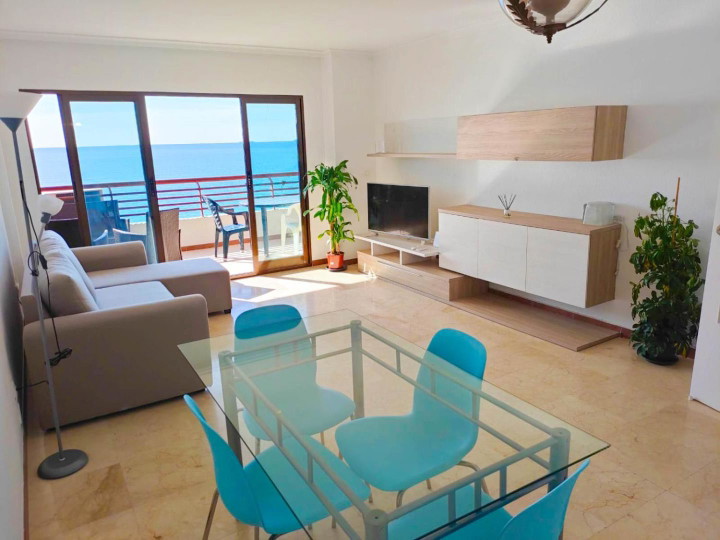 Very Lightful Apartment. Incredible Sea Views. Big Terrace, Swimming Pool. Ac. Very Close To Alicante City Center. - San Juan de Alicante