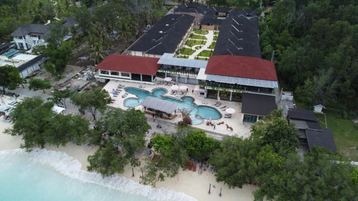 Pine Tree Beach Hotel - Gili Islands